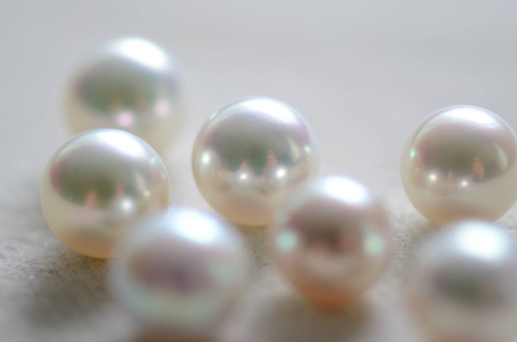 Le perle Akoya: le caratteristiche delle preziose perle giapponesi